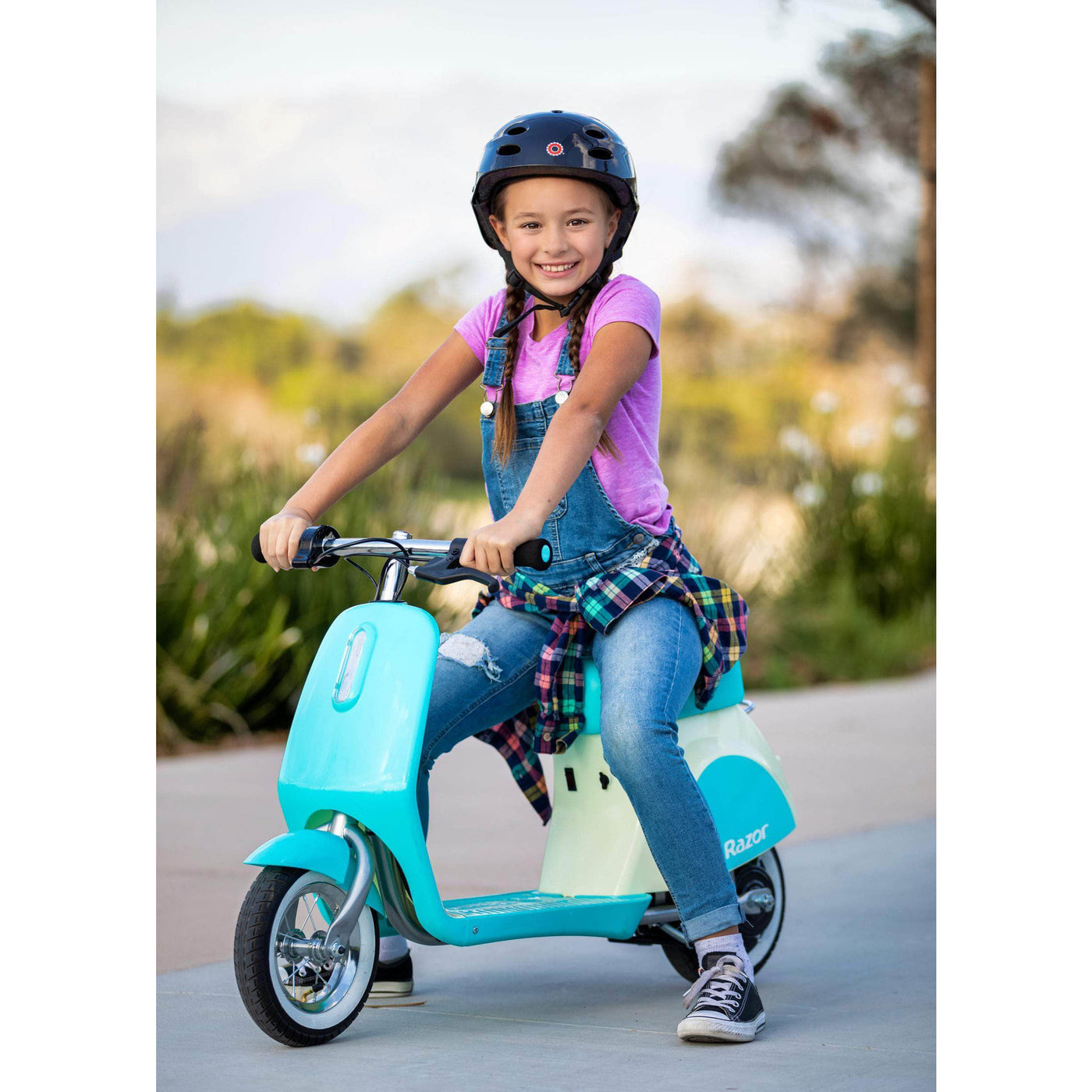 Razor Pocket Mod Petite - miniature Euro-styled electric scooter ...